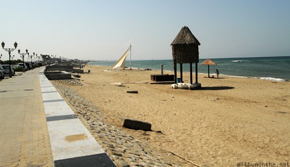Oman: Day 2 (Part 2) - Muscat bay viewpoints, Qurum beach, The Cave ...